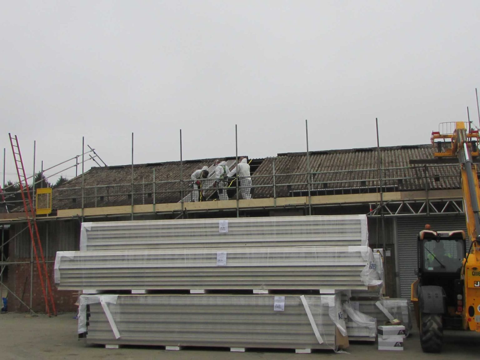 Asbestos Roofing Removal & Encapsulation - RoofMaster
